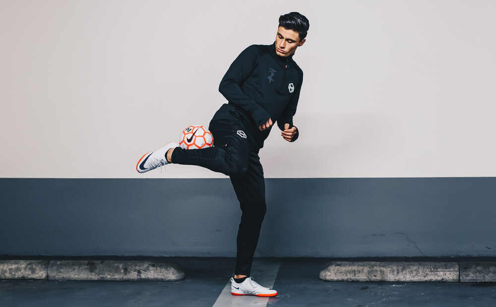 EXCLUSIEF | Ontdek de nieuwe Touzani kledinglijn - Voetbalshop.nl