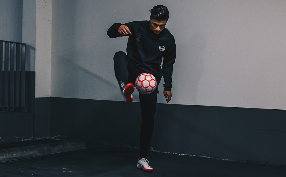 EXCLUSIEF | Ontdek de nieuwe Touzani kledinglijn - Voetbalshop.nl